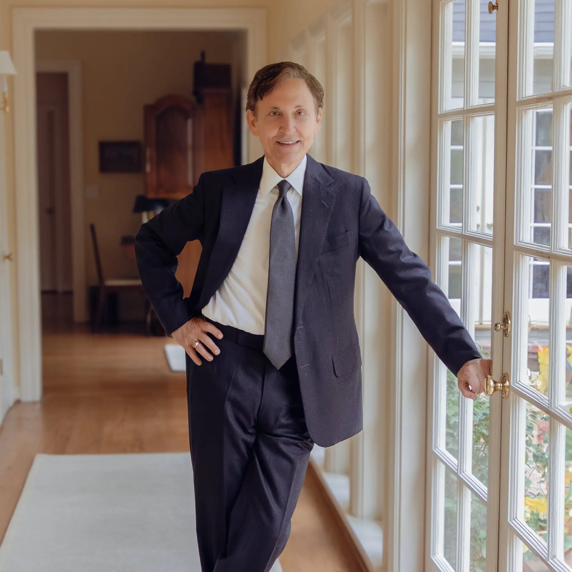 Classic Conservative and Comfortable: Bruce Miller – Aklasu